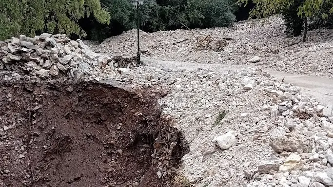 Αμμότοπος Άρτας: «Στο έλεος της κακοκαιρίας» — Σφοδρή καταγγελία για ...